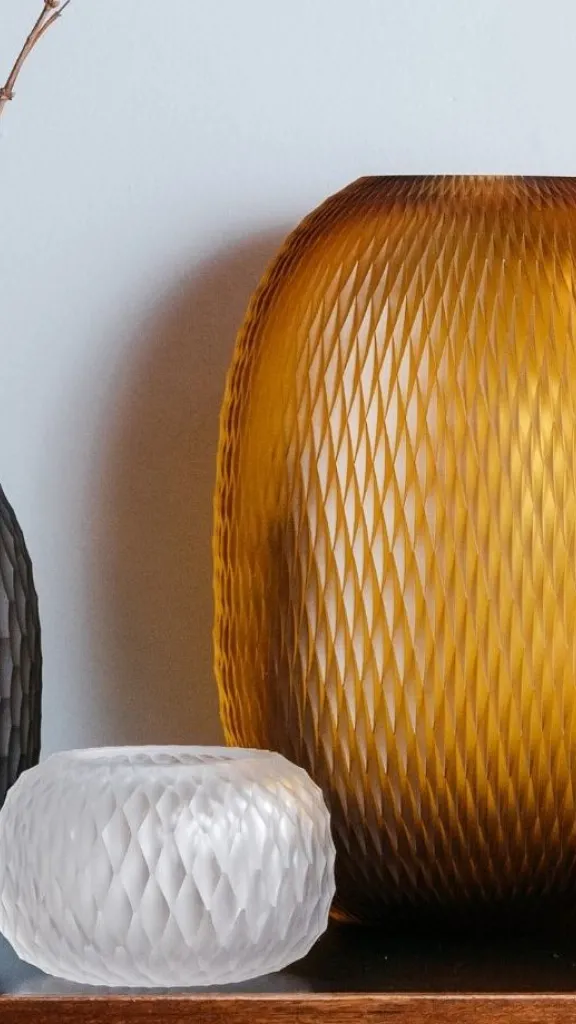 METAMORPHOSIS VASE: The transformation of crystal into a stunning hand ...