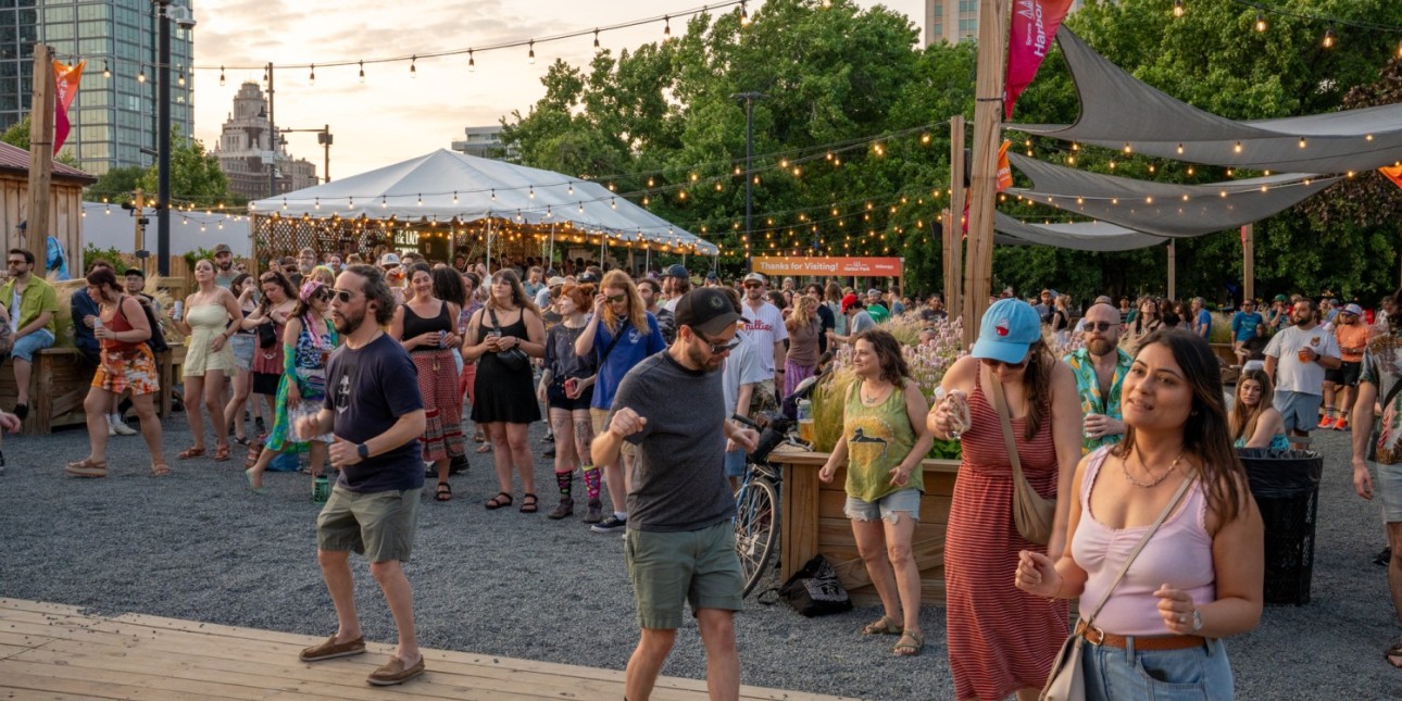 Spruce Street Dance Nights at Spruce Street Harbor Park | Old City District